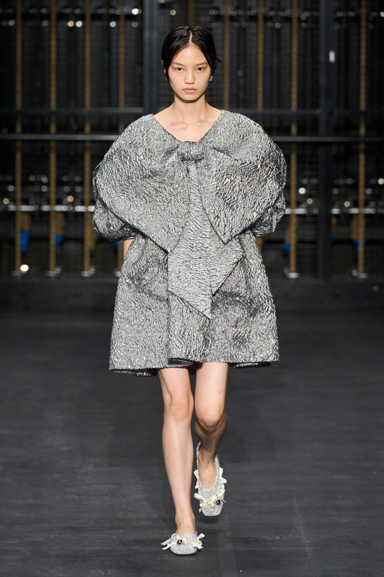 Τα φλατ παπούτσια που θα κυριαρχήσουν την άνοιξη | Jenny.gr